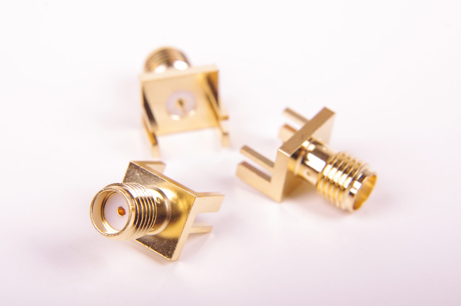 Everything You Need to Know About the SMA Connector | Meridian Cable Assemblies